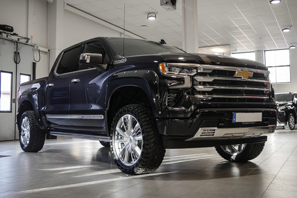 OFFROAD EDITION ADAPTIVE RIDE CONTROL** - Exclusive Cars